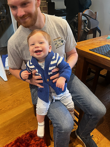 Ravelry: The Baby Commander pattern by Hinterm Stein