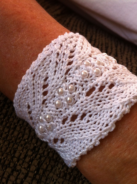 Ravelry: dteresasimmons' Thread Knitted - Wristlet with Beads