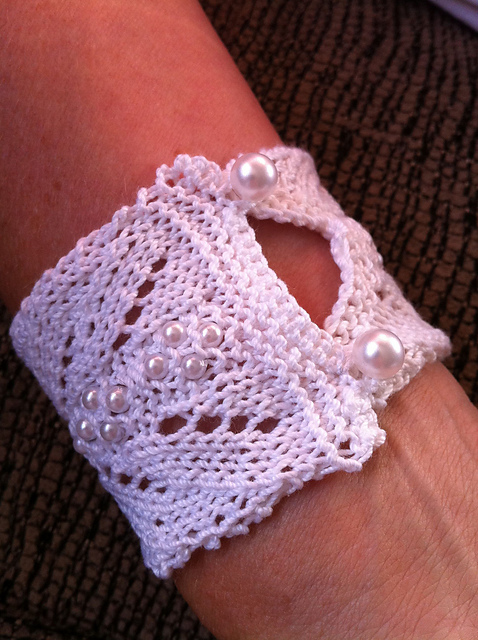 Ravelry: dteresasimmons' Thread Knitted - Wristlet with Beads