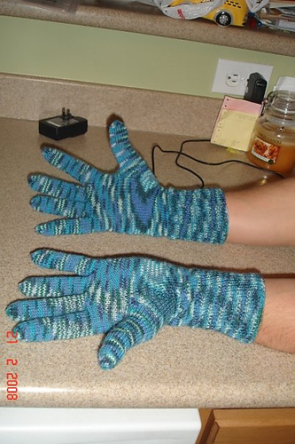 Ravelry: Convertible Mittens pattern by Patons