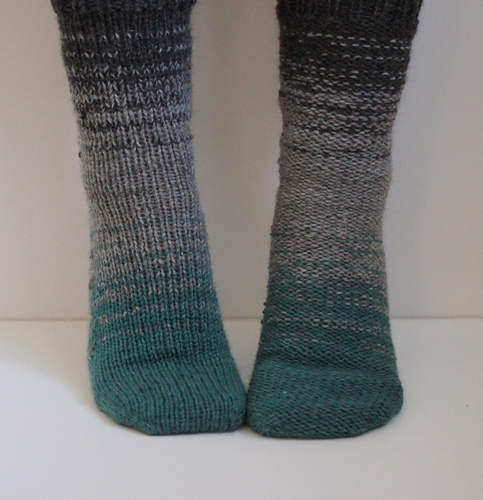 Ravelry: Dip Dye Socks pattern by Dieuwke Schack-Mulligen