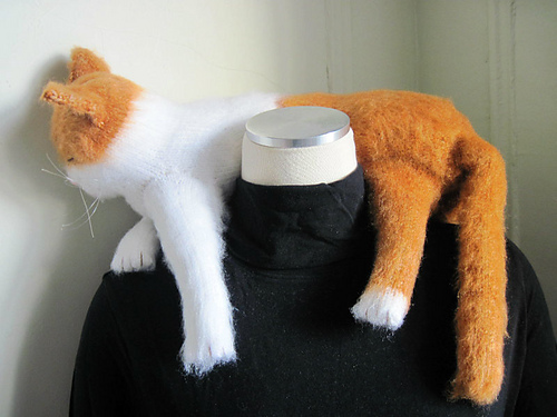 Ravelry: Belang the Neck Pillow Cat pattern by Dyah Dyanita