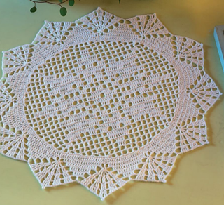 Ravelry: Rundes Deckchen pattern by K. Eul