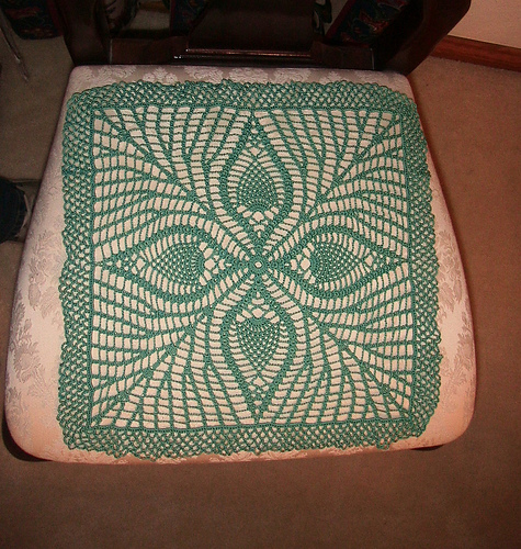 Ravelry: Flower Mat pattern by Les Editions de Saxe