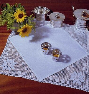 Ravelry: Centre de table carré pattern by OZ Verlag Design Team