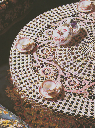 Ravelry: Pink Rose Crochet Tablecloth pattern by Kimi Honda （本田 君）