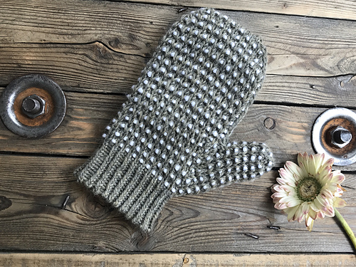 Ravelry: Waffle Mittens pattern by Ellissa Gilbert