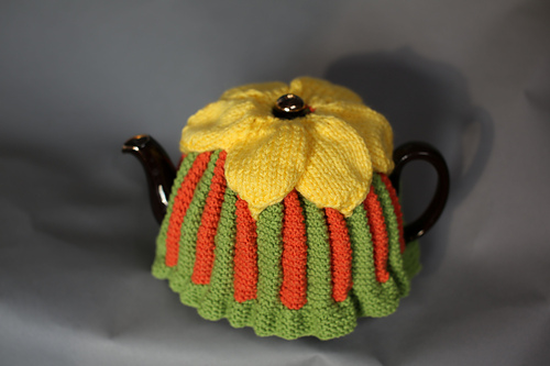 Ravelry: Simple Tea Cosy pattern by Patons