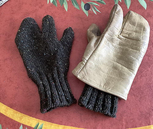 Ravelry: One Finger Mittens (Trigger Mitts) pattern by Anne Patterson