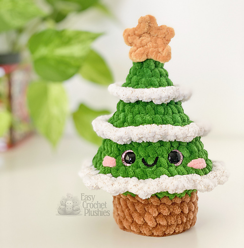 Ravelry: Mini Christmas Tree pattern by Carol C.