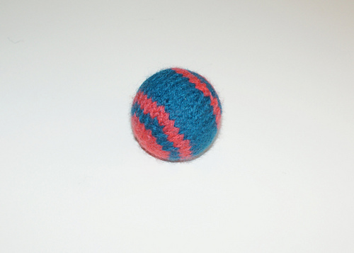 Ravelry: Striped Wool Felt Ball (2" and 3" diameter) pattern by Erin Black