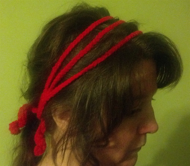 Ravelry: EASIEST 3-Strand Chain Headband pattern by Evie Schipper