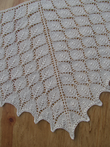 Ravelry: Leaf Shawl pattern by Evelyn A. Clark