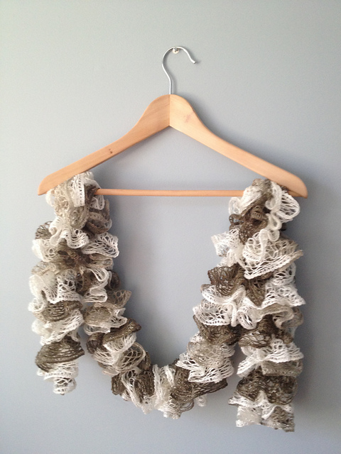 Ravelry: eegooc's Frilly Scarf