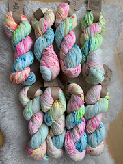 Ravelry: Yarn Bee Authentic Hand Dyed