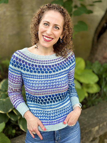 Ravelry: Killer Queen Pullover pattern by Mary Annarella