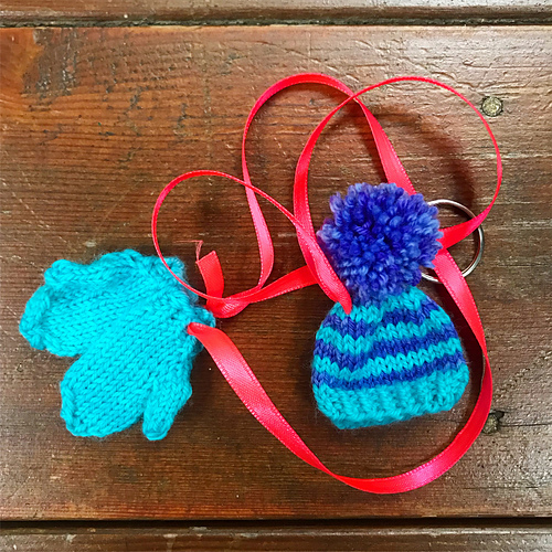 Ravelry: Tiny Mitten pattern by Erica Lehner