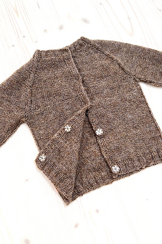 Ravelry: KBG 27 Mini Boyfriend Cardigan pattern by einrúm