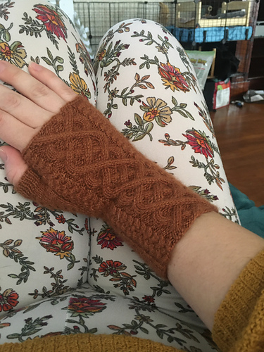 Ravelry: Red Ship Raiders Mitts pattern by Elizabeth Ravenwood