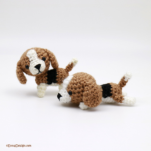 Ravelry: Palm-Sized Puppy-Beagle pattern by Enna Design