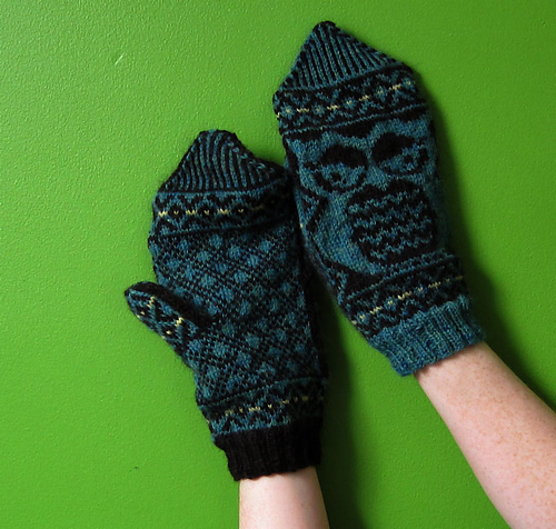 Ravelry: owlie owl mittens pattern by Betsy Farquhar