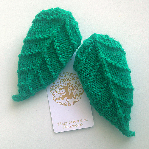 Ravelry: Elf Leaf Booties pattern by Natalia @ Elfmoda