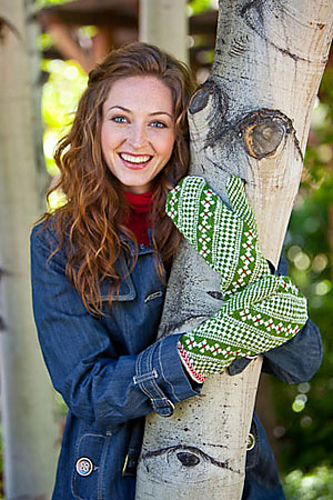 Ravelry: Slanted Peerie Mittens pattern by Elinor Brown