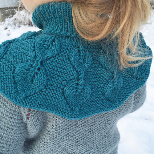 Ravelry: Løvfallhals / Falling Leaves Collar pattern by Strikkelisa