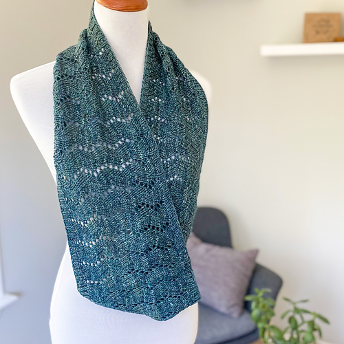 Ravelry: Collins Brook Cowl pattern by Elizabeth Smith