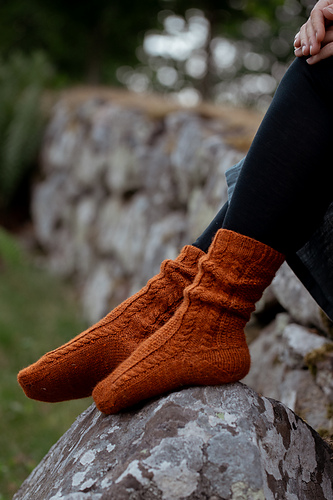 Ravelry: Braided Moss Socks pattern by Lotta H Löthgren