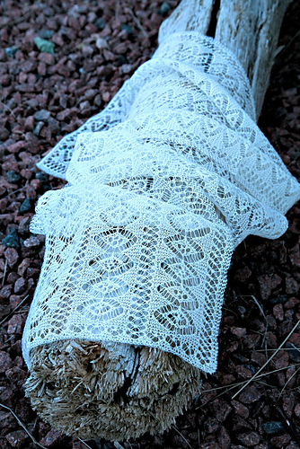 Ravelry: Dunella Scarf pattern by Kathleen Anderson