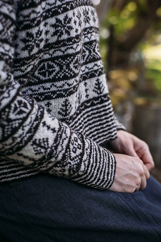 Ravelry: Jemimas Jumper and Cowl pattern by Donna Smith