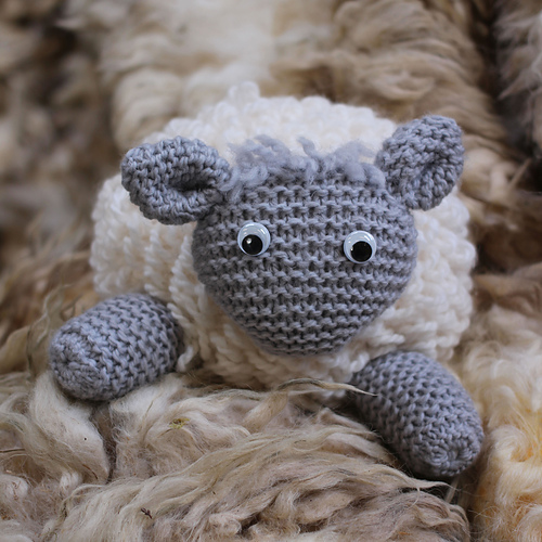 Ravelry: Peerie Sheep pattern by Sandra Manson