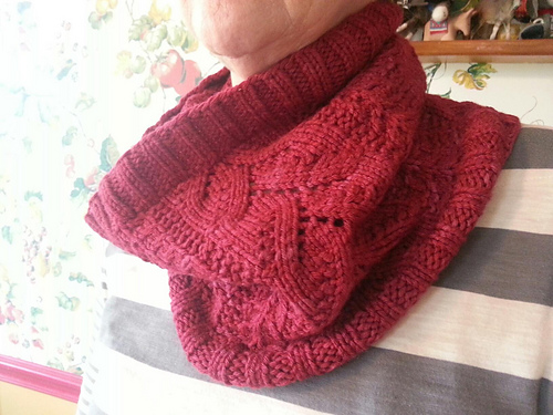 Ravelry: Adiri Cowl pattern by Julia Trice