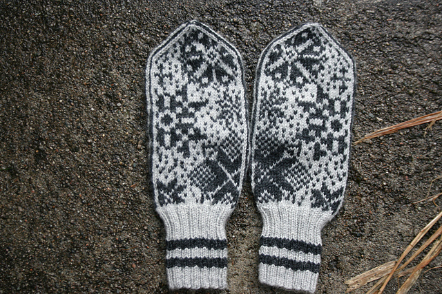 Ravelry: Blank Mitten Charts pattern by Veronik Avery