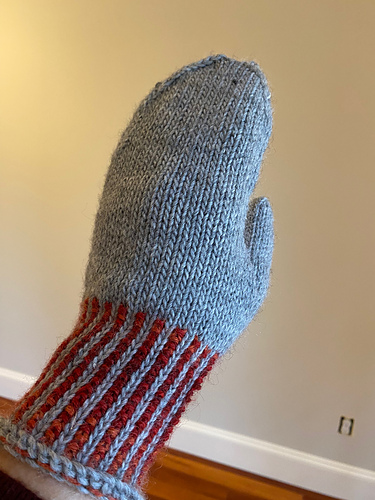 Ravelry: Basic worsted mittens pattern by Ellen Wixted