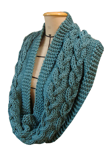 Ravelry: Cowl/Snood Yaëlle Aubusson pattern by Elodie Wegeler