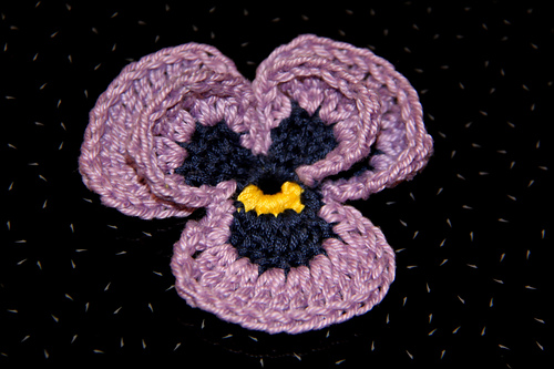 Ravelry: Pansy pattern by Lesley Stanfield