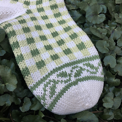 Ravelry: Gingham Leaf Socks pattern by Emma Manos