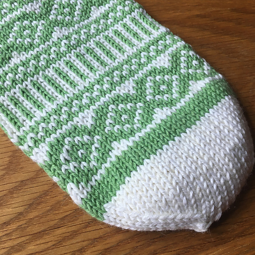 Ravelry: Geometric Socks pattern by Emma Manos