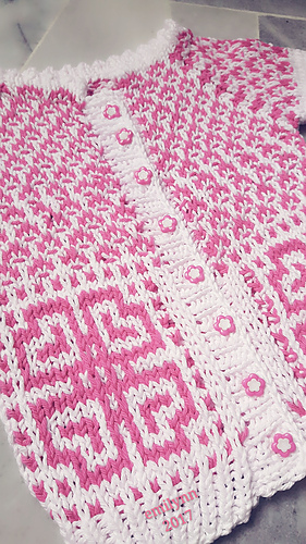 Ravelry: Arachknita's Nadia's baby raglan