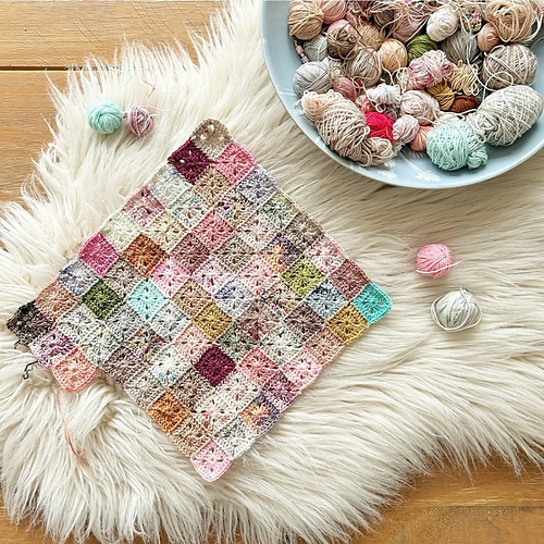Ravelry: Mini Granny Squares pattern by Emma Carter