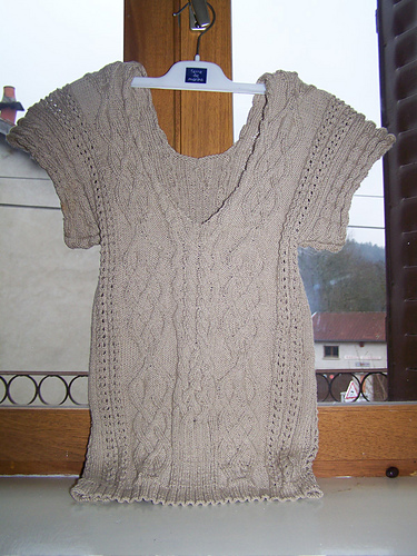 Ravelry: embrace pattern by Marion Crivelli