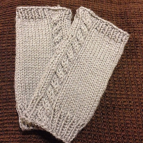 Ravelry: Mirror Cable Mitts pattern by Emily Mizer
