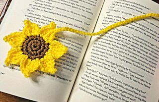 Ravelry: Sunflower Bookmark pattern by Sophie Teagarden