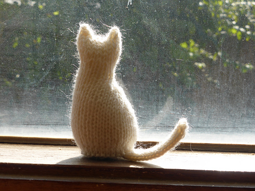 Ravelry: Tiny Window Cat pattern by Sara Elizabeth Kellner