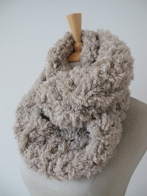 Ravelry: 3. Fur Snood with a Twist pattern by Erika Knight