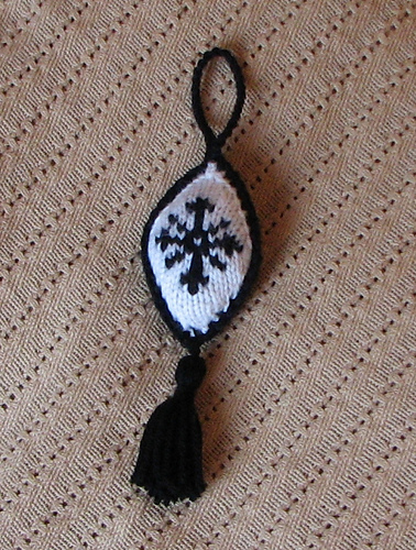 Ravelry: Gothic Yule: Snowflake Pomander Tree Ornament pattern by Erssie