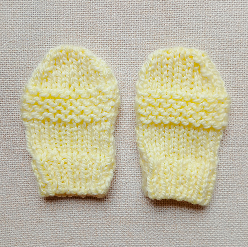 Ravelry: Little Lemon Mittens pattern by Esther Kate