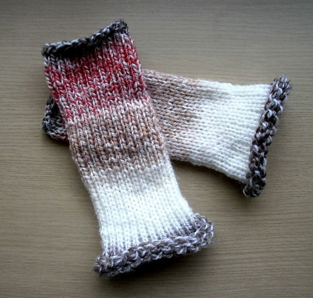 Ravelry: Knifty Wristers pattern by Esther Kate